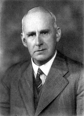 Arthur Stanley Eddington, British astrophysicist - RightWords